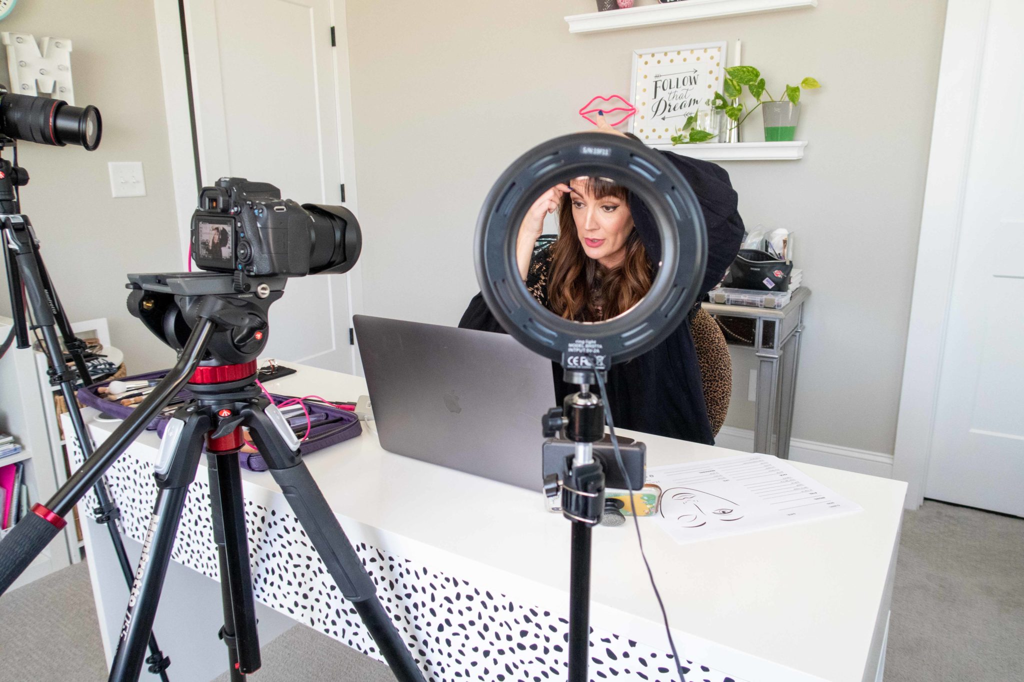 Why A Virtual Makeup Lesson Might Be Exactly What You Need Right Now ...